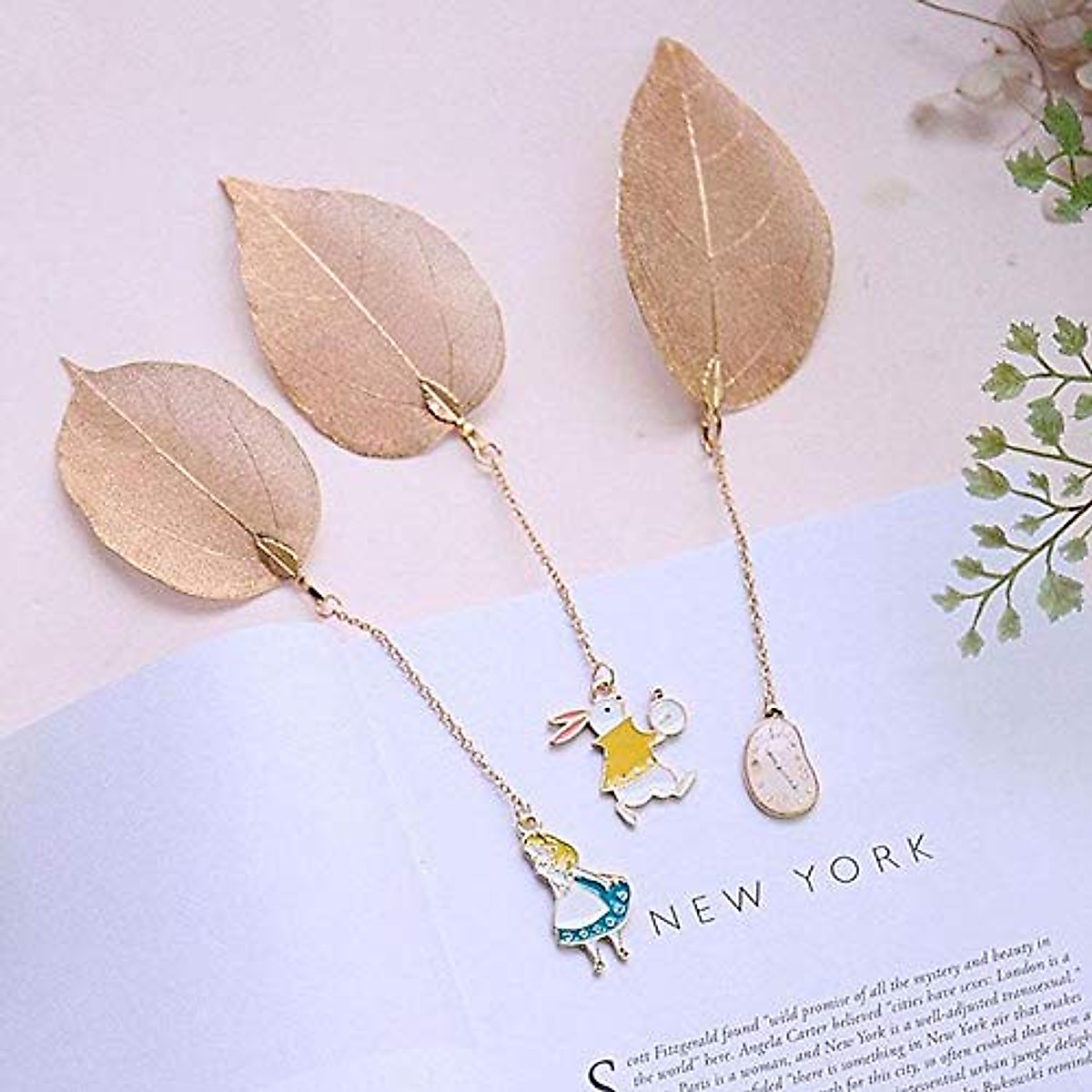 Metal Bookmarks, Buery Handmade Bookmark Cute Leaf Vein Bookmarks with Rabbit Pendant, Golden Bookmark Gift for Kids Adults Bookworms (Rabbit)