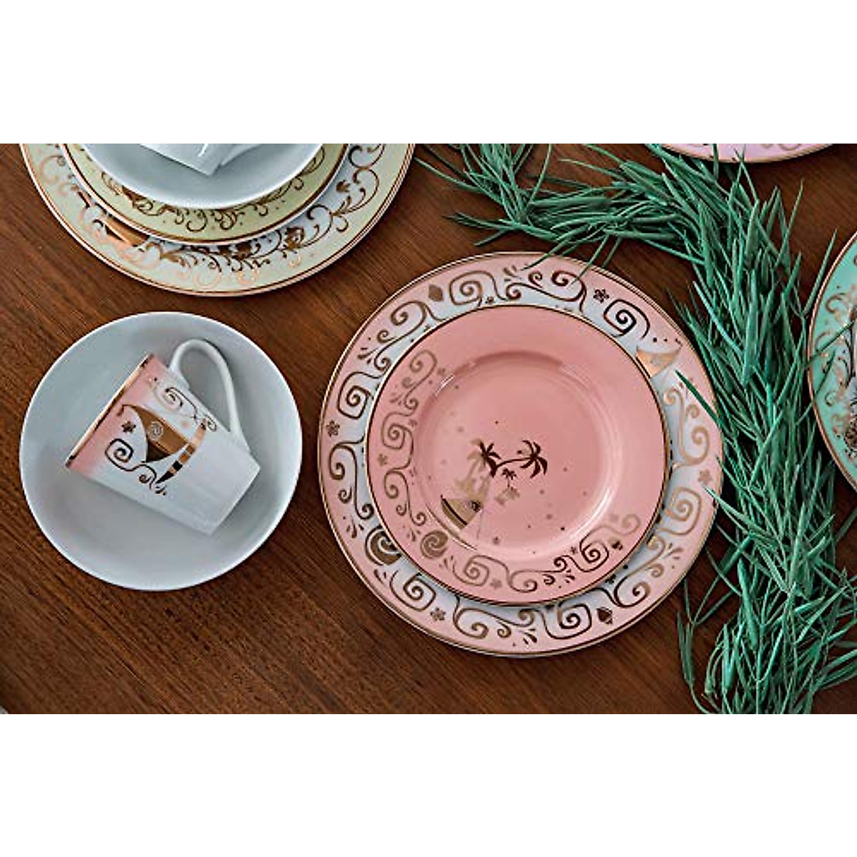 Disney Princess 16-Piece Dinnerware Set | Merida, Pocahontas, Moana, Snow White