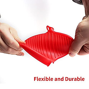 Yvnicll Silicone Oven Mitts Heat Resistant for Kitchen, Finger Protector Pot Holder for Kitchen,Cooking,Baking,BBQ - Heat Resistant Gloves（Red）