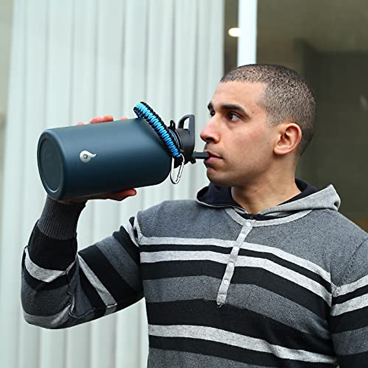 BJPKPK Half Gallon Insulated Water Bottles with Straw Lid,64oz Large Water Bottle,Stainless Steel Water Bottles with 3 Lids and Paracord Handle, Water Bottle for Hot & Cold Liquid, Black