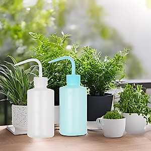 Ruicoo Wash Bottles 4Pcs 250ml Safety Cleaning Bottle Watering Tool Plastic Squeeze Bottle for Medical Lab, Plant Irrigation Squeeze Sprinkler Bottle(White and Blue)