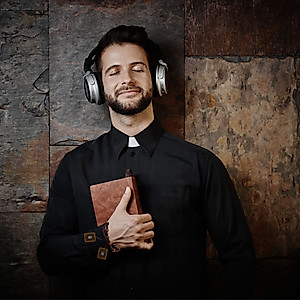 Adjustable Brown Cord with Wooden Beads Catholic Scapular Bracelet, Our Lady Mt Carmel Traditional Christian Scapulars Prayer Jewelry for Men and Women, Religious Gifts for Loved Ones, 7 Inches