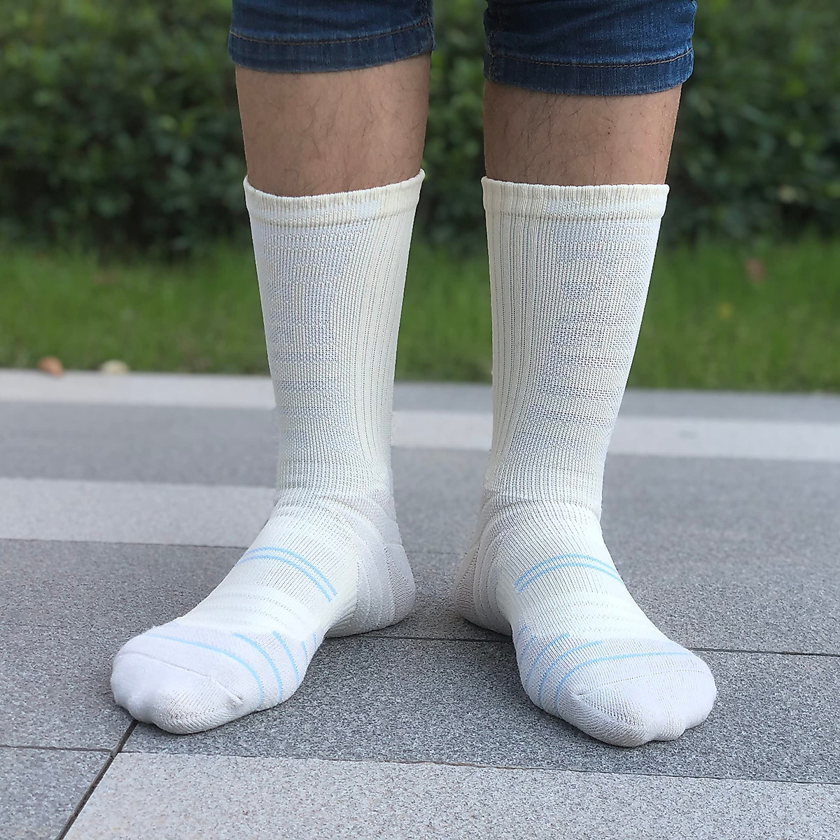 YQHMT Athletic Crew Socks Performance Thick Cushioned Sport Basketball Running Training Compression Socks for Men & Women