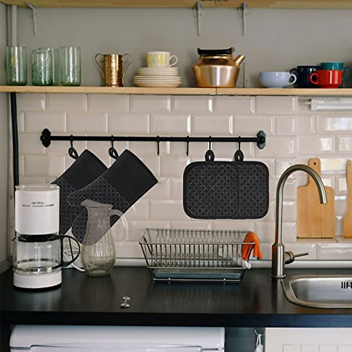 Oven Mits, Silicone Oven Mitts and Pot Holders Sets for Kitchen, Oven Mitts Heat Resistant 500°F High, Mittens for Kitchen Set Oven Gloves for Cooking and Baking (Black)