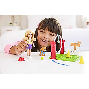Barbie Chelsea Can Be Dog Trainer Playset with Blonde Chelsea Doll (6-in), Dog & Leash, Jumping Hoop, Obstacle Cones, Training Treats & More, Great Gift for Ages 3 Years Old & Up