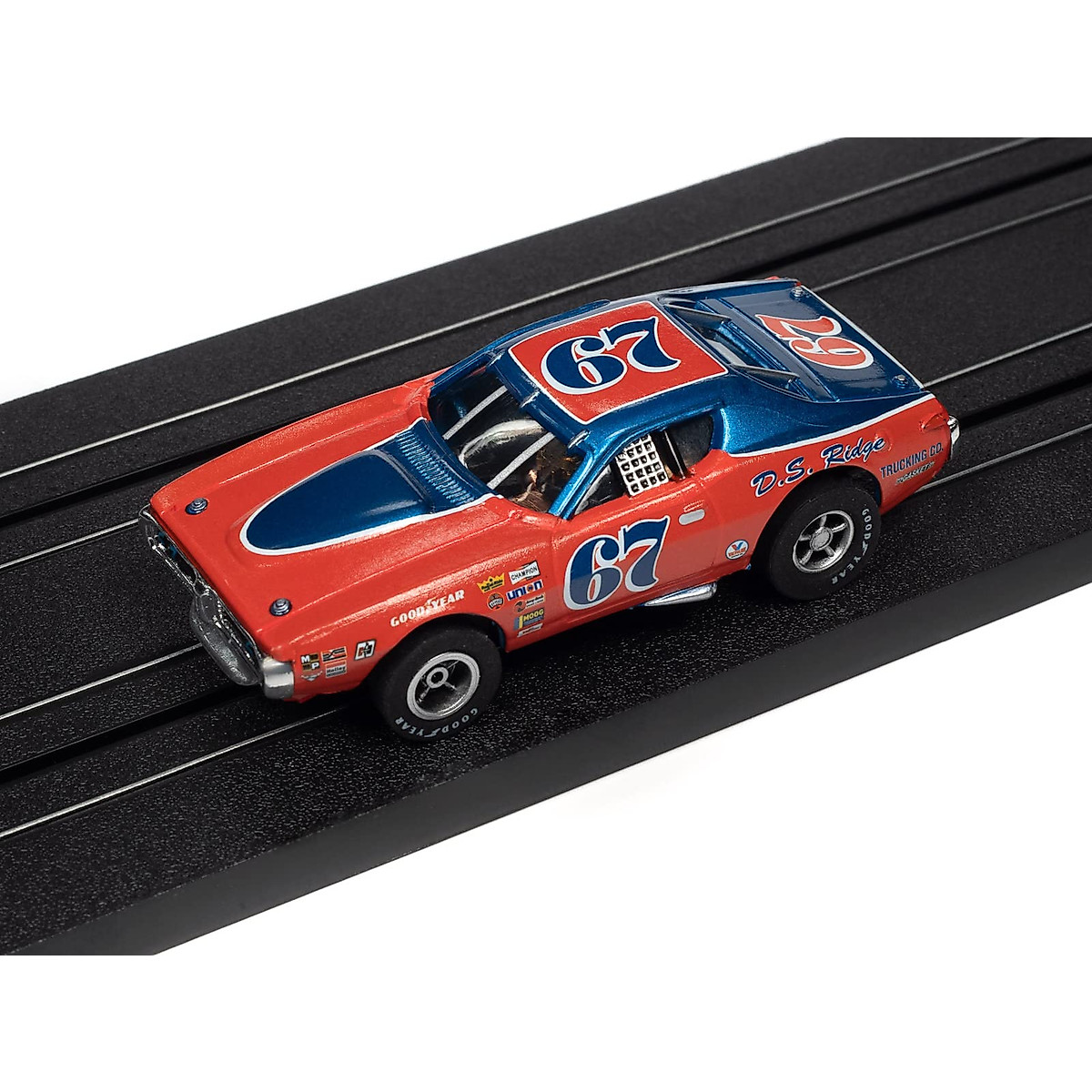 Auto World 36' Victory 400 4 Lane Slot Race Set HO Scale