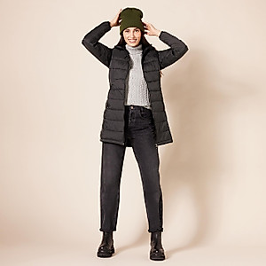 Amazon Essentials Women's Lightweight Full-Zip Water-Resistant Hooded Puffer Coat (Available in Plus Size), Black, Large