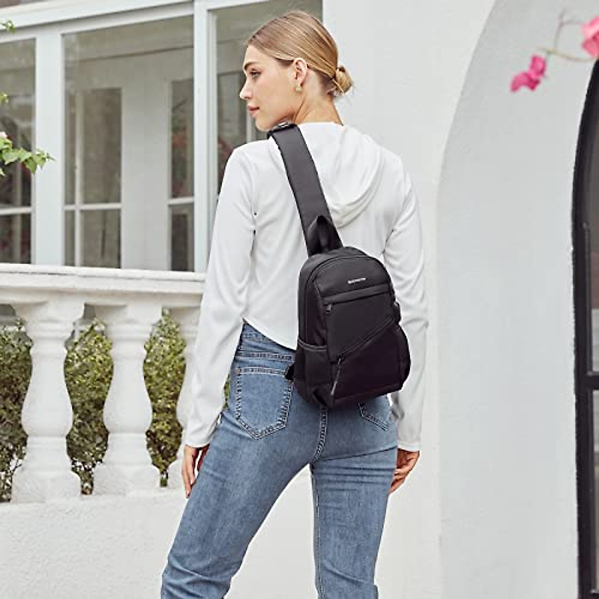 BOSTANTEN Sling Bag, Shoulder Bag Crossbody Backpack Lightweight Casual Daypack for Men Women Travel Hiking Walking, Black