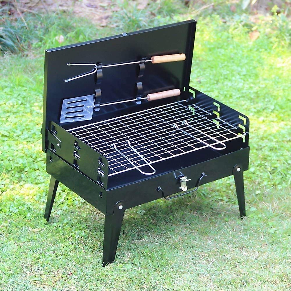 BBQ Grill Outdoor Charcoal Grill Barbecue Tool Set Portable Compact Design BBQ Grill for Outdoor Campers Travel Park Beach Party