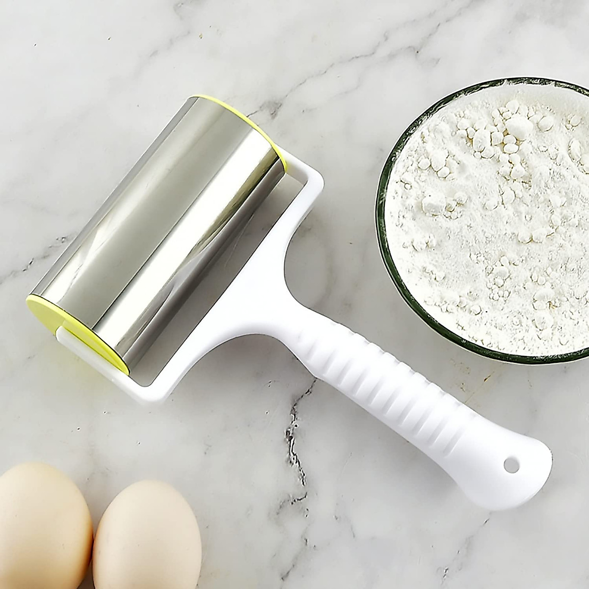 Goeielewe Stainless Steel Rolling Pin with Plastic Handle, Small Mini Pastry and Pizza Dough Baker Roller Ideal for Baking Dough, Pizza, Pie, Pastries, Pasta and Cookies (Random Color)