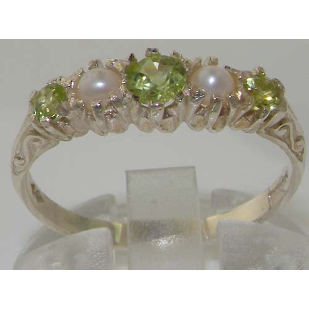 LetsBuyGold 925 Sterling Silver Natural Peridot and Cultured Pearl Womens Band Ring - Sizes 4 to 12 Available