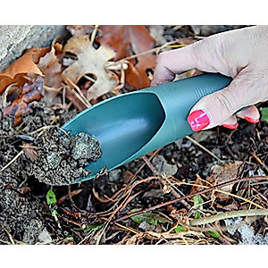 HOME-X Soil Scoops, Small Gardening Tools, Potting Scoopers, Bonsai Tool, Set of 2 Different Sizes – Green- 6 ½” x 2 ½ “ and 6 ¼ “ x 1 ¾ “