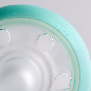 Tommee Tippee Breast-Like Night Pacifier, 6-18 Months with Breast-Like Shape and Glow in The Dark Technology, 4-Count, Blue/Yellow