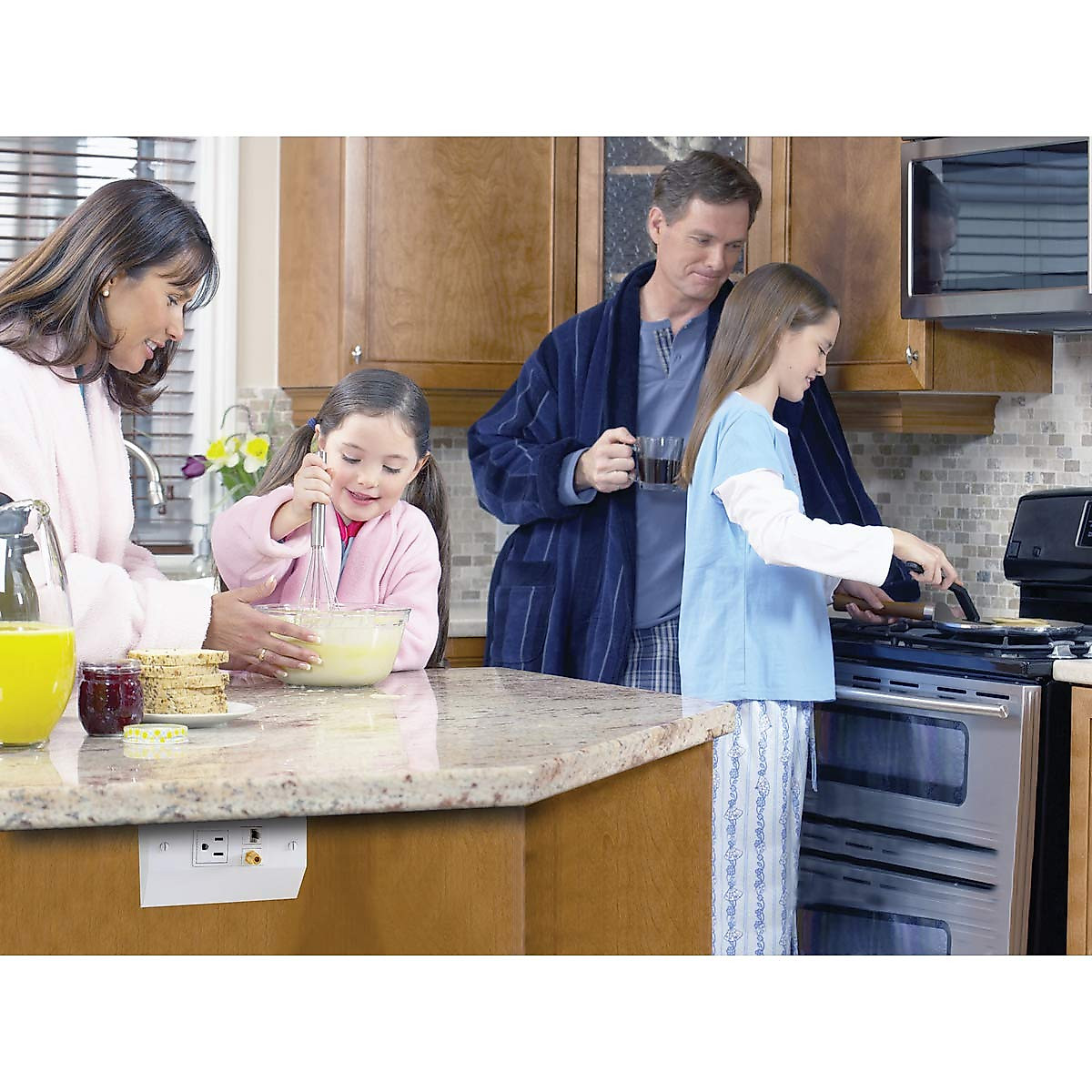 Bryant Electric RU100W tradeSELECT Under Cabinet/Counter Power Distribution Box, Slim Fit, White Metal