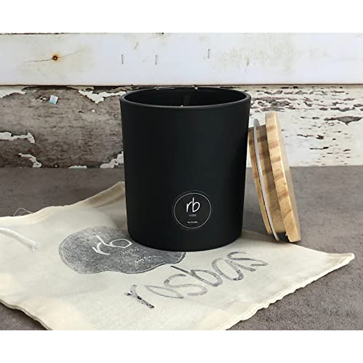 Rosbas Candle, Cinnamon Vanilla Scented, Natural Soy Wax, Black Glass Jar, Wooden Lid, 7 oz, Cotton Wick, Drawstring Cotton Bag, Long Burn Time, Home, Non-Toxic, Handmade in The USA