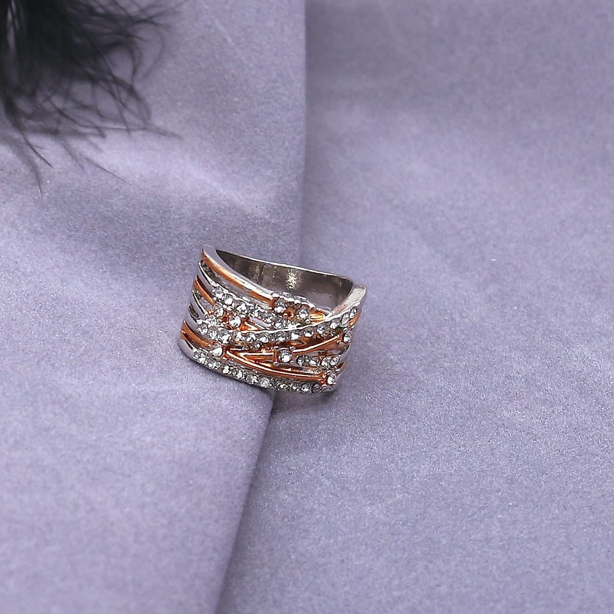 HSQYJ Retro Oval Yellow Amber Ring Elegant Vintage Crystal Wedding Cocktail Statement Rings Uniquely Stylish Fashion Creative Engagement Jewelry for Women