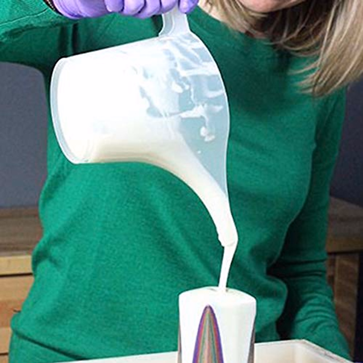 Fireboomoon 4 Pack Plastic Funnel Pitcher,Large Capacity Long Spout Measuring Cup for Bakeware Molds,Pancake,Batter,Muffin,Cakes,Soap Making(4 Cups/32 Ounces/1000 ml)