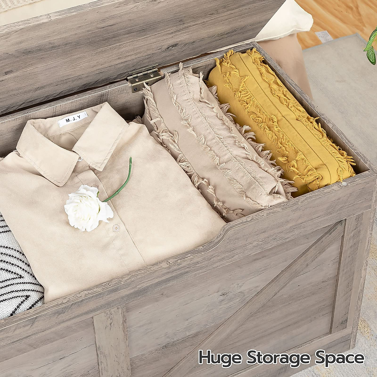 HOOBRO Storage Bench, 29.5” Retro Wooden Storage Chest with U-Shaped Cut-Out Pull, Safety Hinge, Supports 220 lb and Easy Assembly for Toy Box Organizer (Greige) BG77CW01