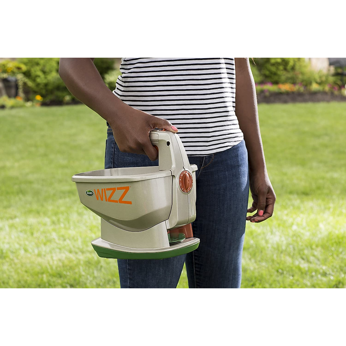 Scotts Wizz Spreader - Handheld Power Spreader, Use Year-Round, Covers Up to 2,500 sq. ft., Brown