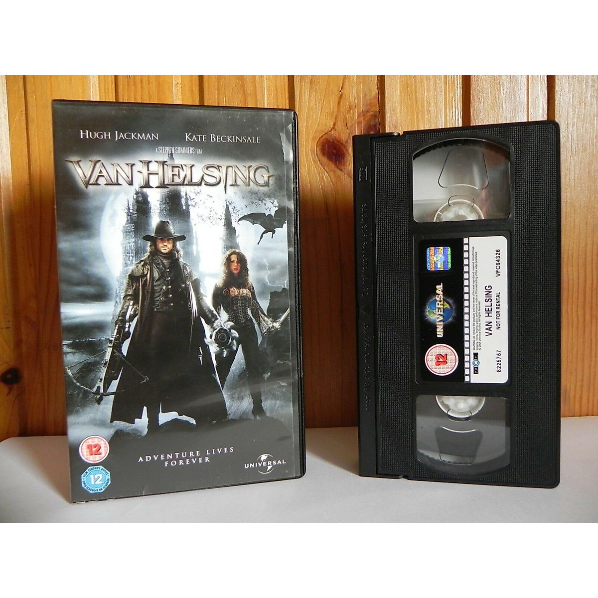 Wayne's World 2 (1993): Rock Comedy [Large Box] Mike Myers / Dana Carvey - VHS