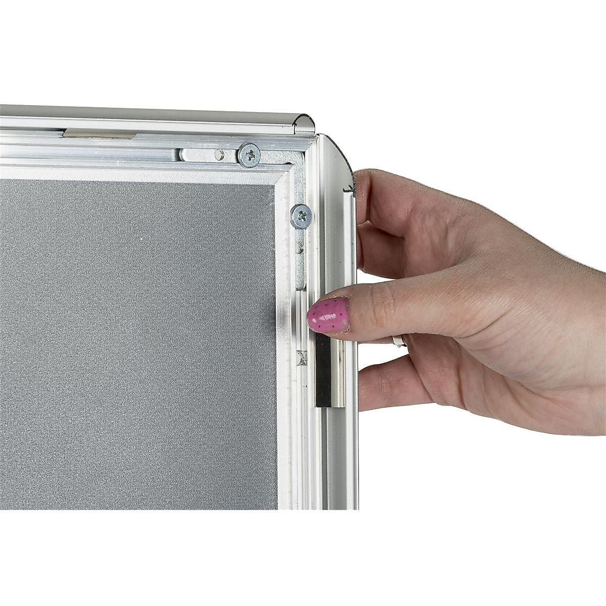 Displays2go Snap Open Sign Holder Frame, 8.5 x 11 Inch, Wall Mount or Tabletop, Silver Aluminum (WSNF8511SV)