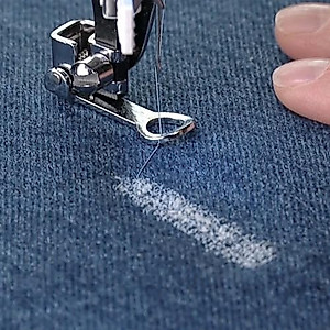 SINGER | Darning Presser Foot - Sewing Made Easy