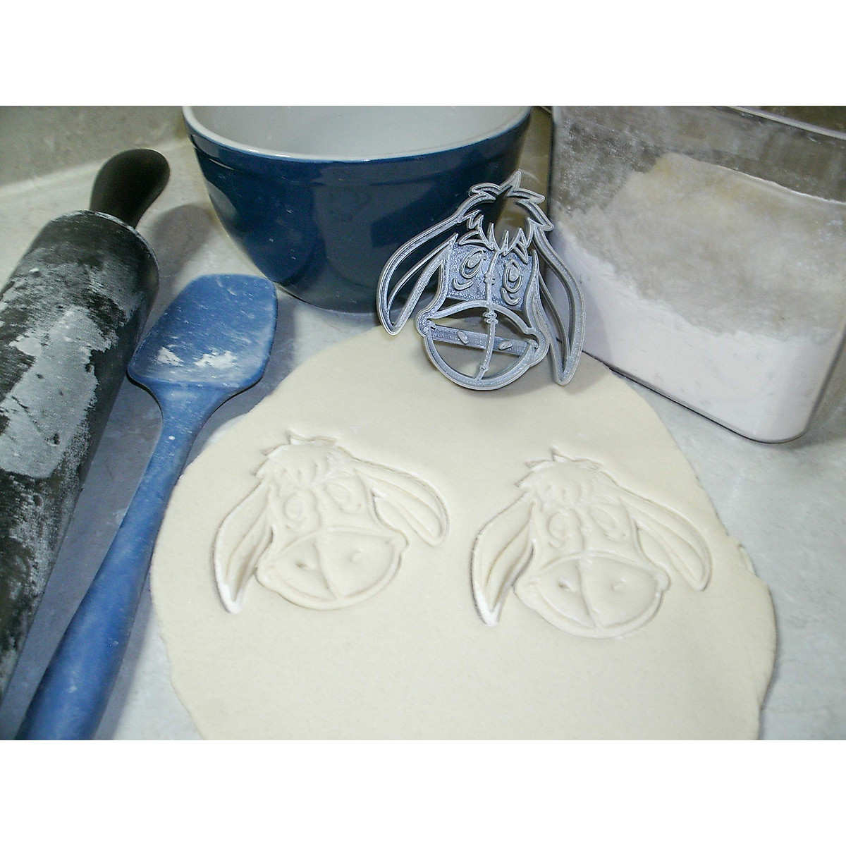 WINNIE THE POOH THEMED CARTOON BOOK TIGGER EEYORE PIGLET SET OF 4 COOKIE CUTTERS MADE IN USA PR493