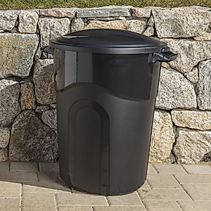 FGriD 32 Gallon Heavy Duty Plastic Garbage Can, Included Lid, Indoor/Outdoor, Black