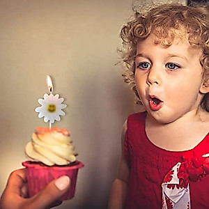 BBeitoo Daisy Birthday Candles - Cute Birthday Candles That Can Be Used for Cake Decoration, Unique Yellow Smilley Face Candle, Suitable for Birthday Cakes, Desserts, and Parties