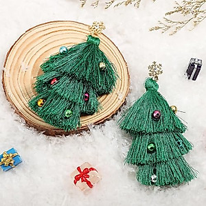 Christmas Earrings for Women Lightweight Christmas Tree Tassel Beaded Earrings Bohemian Dangle Drop Green Earrings, Handmade Bead Xmas Tree Earring for Women Gift