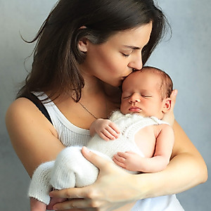 Suavell Mother Son Necklace. Sterling Silver Double Circle Necklace for Women. Mothers Day Gifts from Son. Mother Son Gifts for Mom and Sentimental Mom Birthday Gifts. Interlocking Circle Necklace