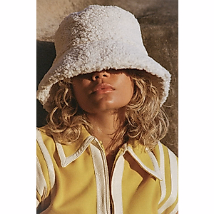 Lack of Color Women's Teddy Bucket Hat (Ivory, Small/Medium)