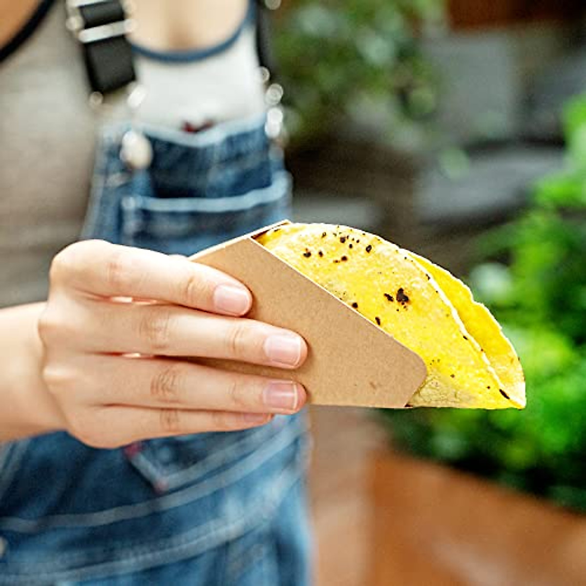 Restaurantware Bio Tek Kraft Paper Small Taco Holder - Greaseproof - 4" x 1 1/4" x 2 1/4" - 200 count box