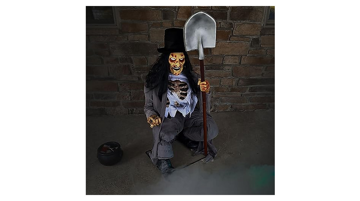 Creepy Crouching Grave Digger Animatronic - Haunted Hill Farm