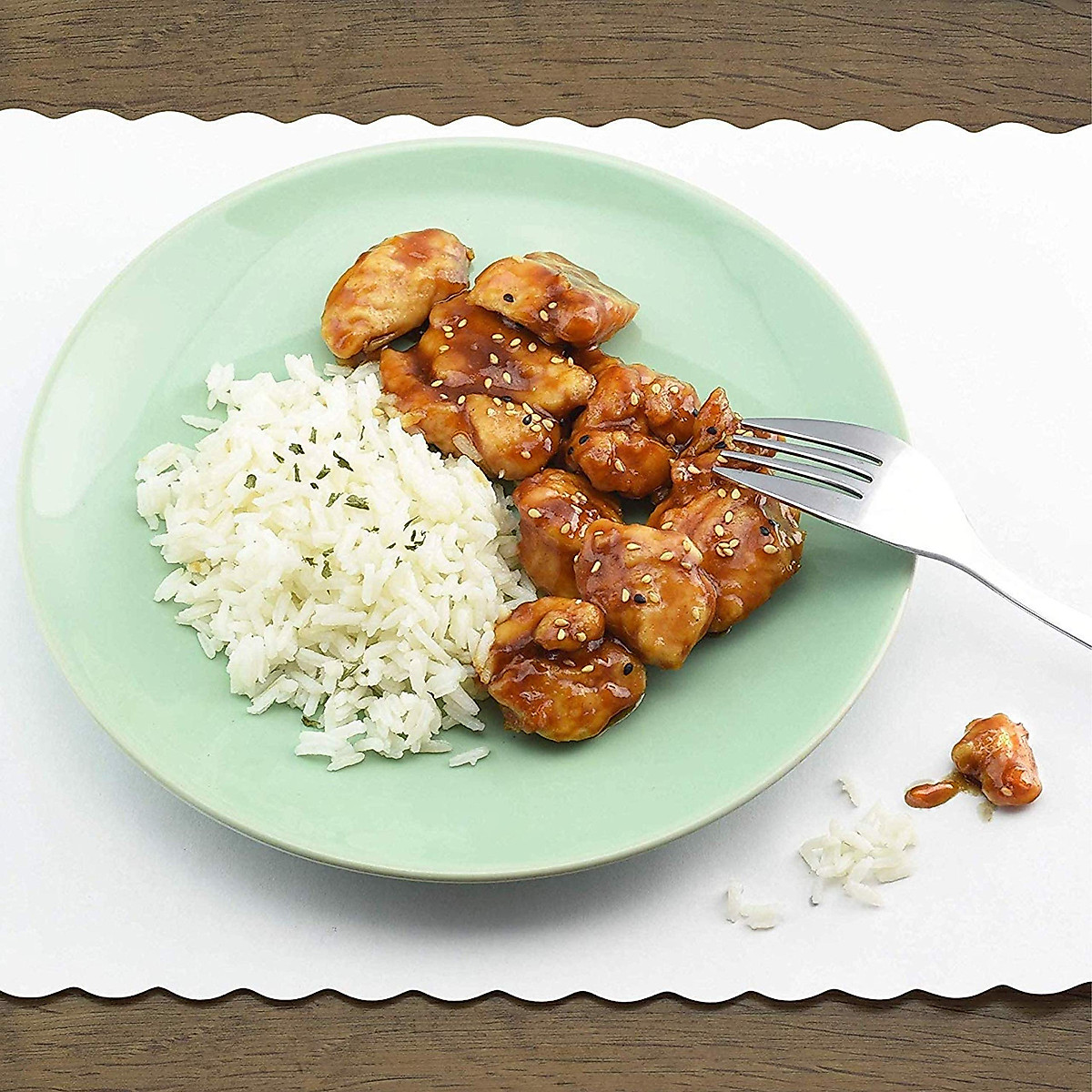 Rectangle Disposable Paper Placemat (100 Pack) - 10 x 14 Inches White Eco-friendly Heavy weight 60 pound paper Place Mat Wavy Scalloped Edge