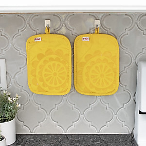 T-fal 2-Pack Medallion Design 100% Cotton and Silicone Pot Holder - Heat-Resistant Silicone Grip - Lemon