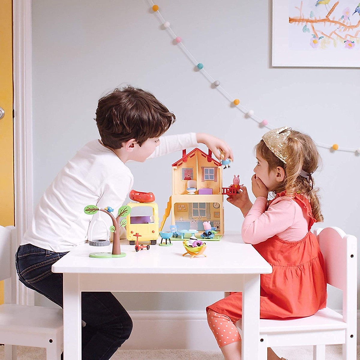 Peppa Pig Pop n’ Playhouse & Play n’ Go Campervan Combo Pack Playset, 15 Pieces - Includes 4 Character Toy Figures Plus Accessories - Toy Gift for Kids - Ages 2+