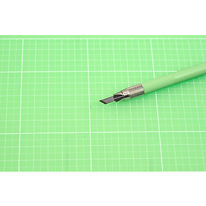 NT Cutter Resin Holder Art Knife, Green Holder, 1 Knife (D-401P-G)