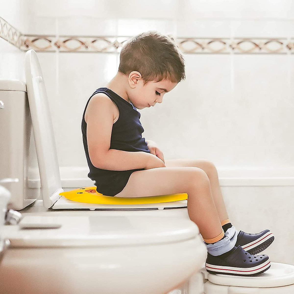 POKANIC Toilet Potty Training Seat Cover, Travel Toilet Seat, Folding Non Slip Silicone Pads, Travel Portable Reusable Kids Toddlers Boys Girls, Carry Bag (Yellow - Duck)