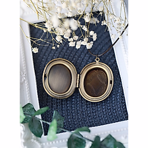 JewelryLand Handmade Oval Shaped Pressed Flower Vintage Photo Locket Resin Long Necklace (Forget Me Not), blue, pink, yellow, purple