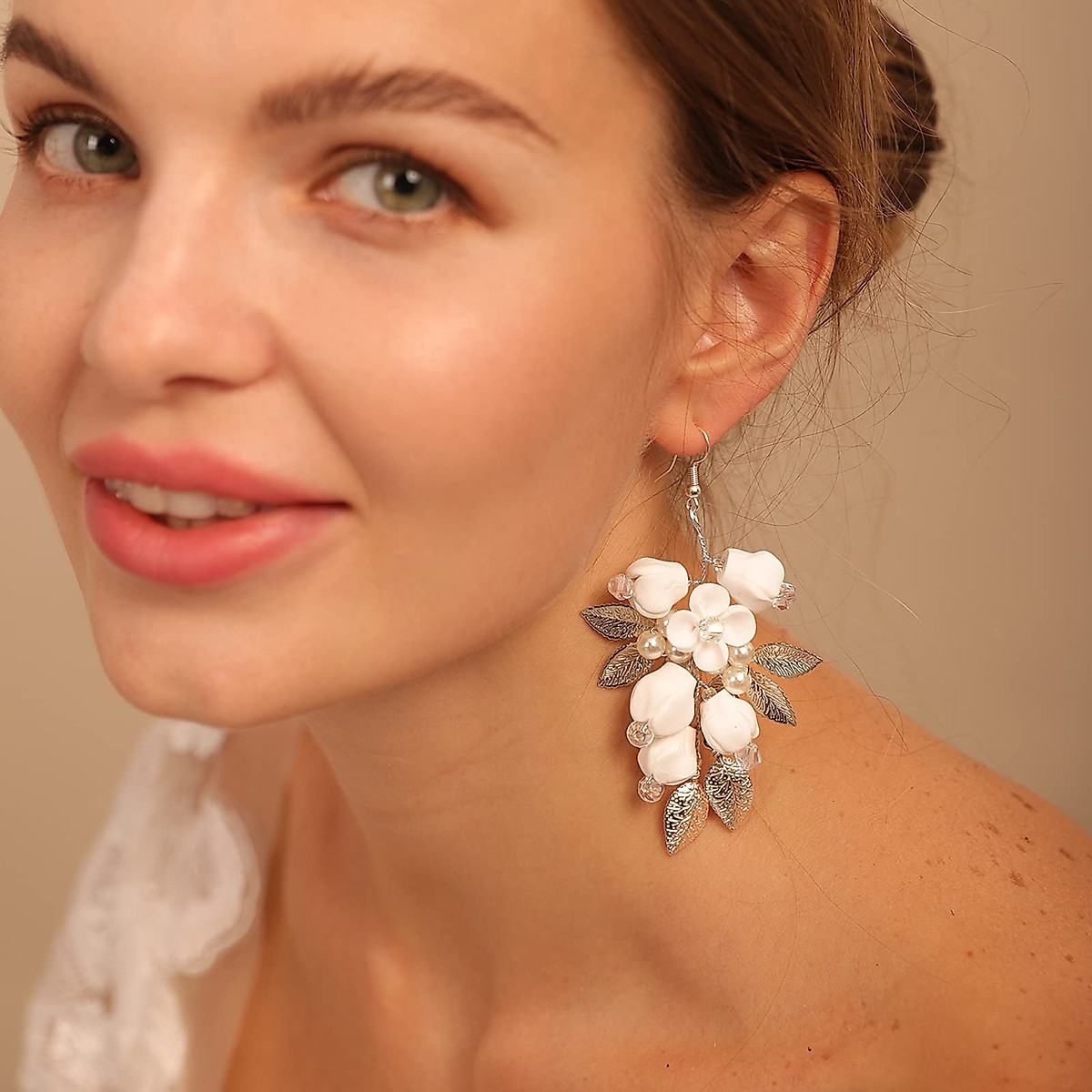 BERYUAN White Flower Earings Wedding Earrings for Brides Bridal Bridesmaids Earrings Accessories Prom Earrings Esthetics