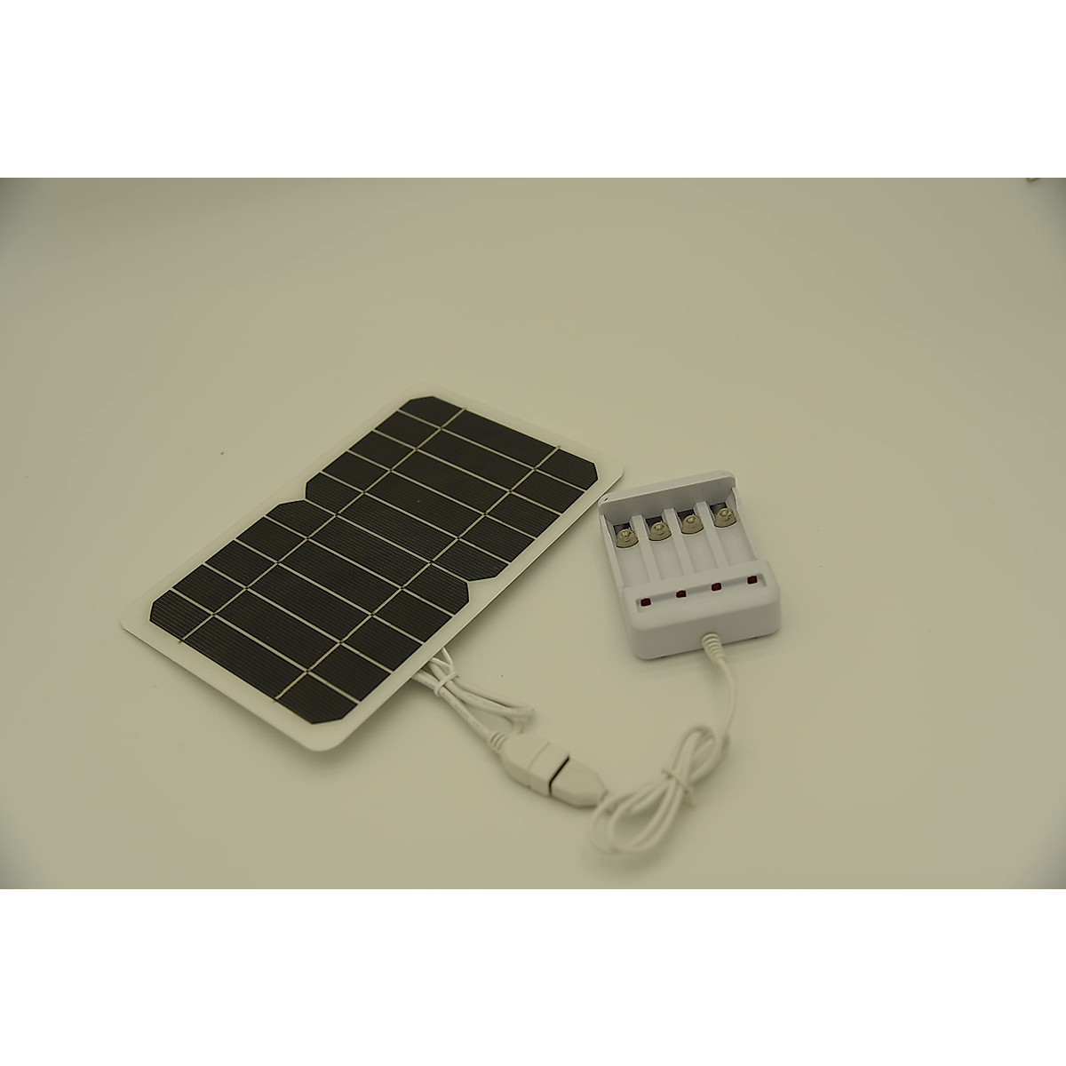 HUI YINGC Solar Power Charger with 5 Watt Portable Solar Panel for 1.2V AA & AAA Household Rechargeable Batteries, with 5 Watt Solar Panel and 4-Bay USB AA & AAA Charger