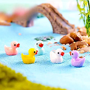 Neec 110 Pcs Mini Resin Duck，Miniature Figures Fairy Garden Ducks Tiny Ducks for Home Prank Game Dollhouse Ornament Handmade School Project Accessories