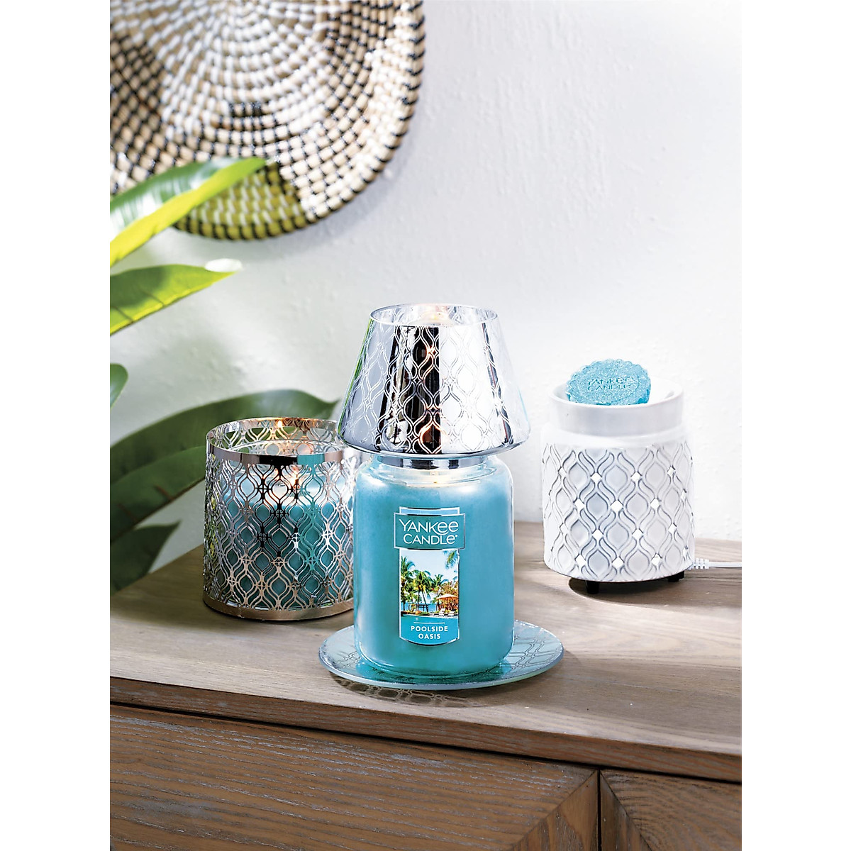 Yankee Candle Poolside Oasis Scented, Classic 22oz Large Jar Single Wick Candle, Over 110 Hours of Burn Time, Blue