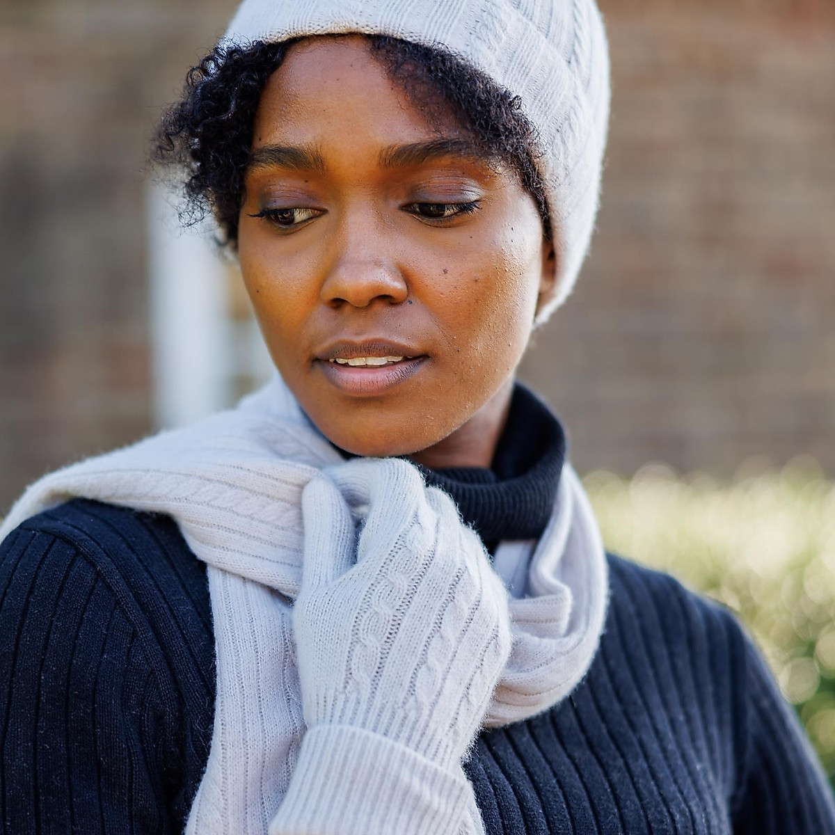 Fishers Finery Women's 100% Pure Cashmere Gloves, Cable with Extended Cuff Black