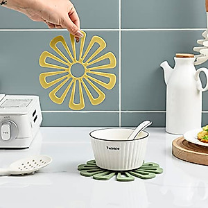 4PCS Silicone Trivet Mat, Heat Resistant Pot Holders, Multipurpose Non-Slip Kitchen Hot Pads for Countertops & Tables, Kitchen Trivets for Hot Dishes & Cookware, Hot Pot Holder for Pots & Pans