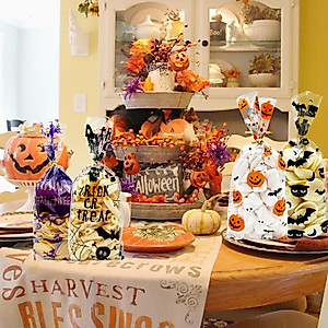 AouEtnay 120 Pcs Halloween Cellophane Treat Bags Candy Bags Halloween Goodie Bags with Tags Twist Ties for Goodie Cookie Candy Halloween Party Favor Supplies, 6 Styles