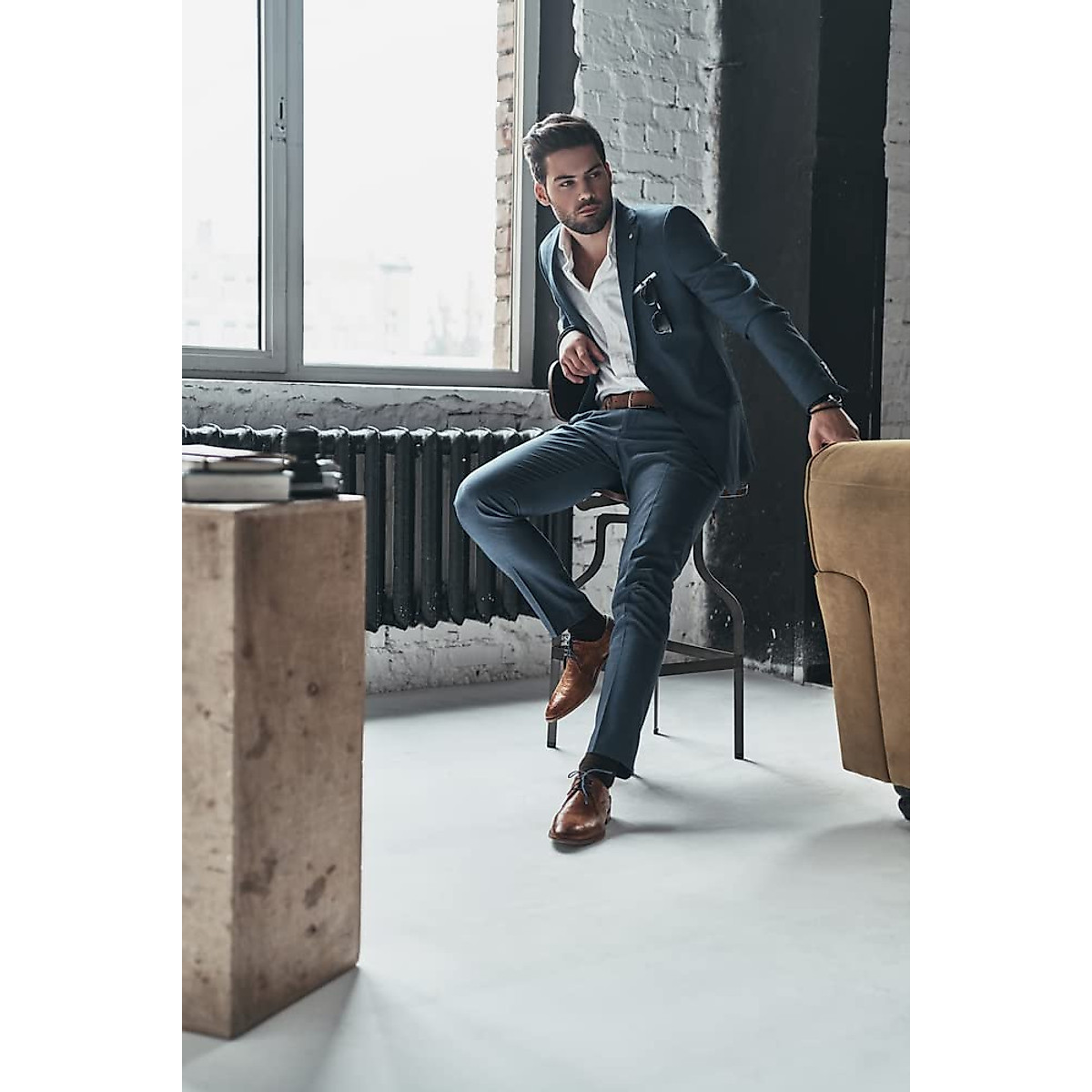 MONTABLEU Milano Handcrafted Mens Slim Bifold Wallet with Money Clip, Executive Black