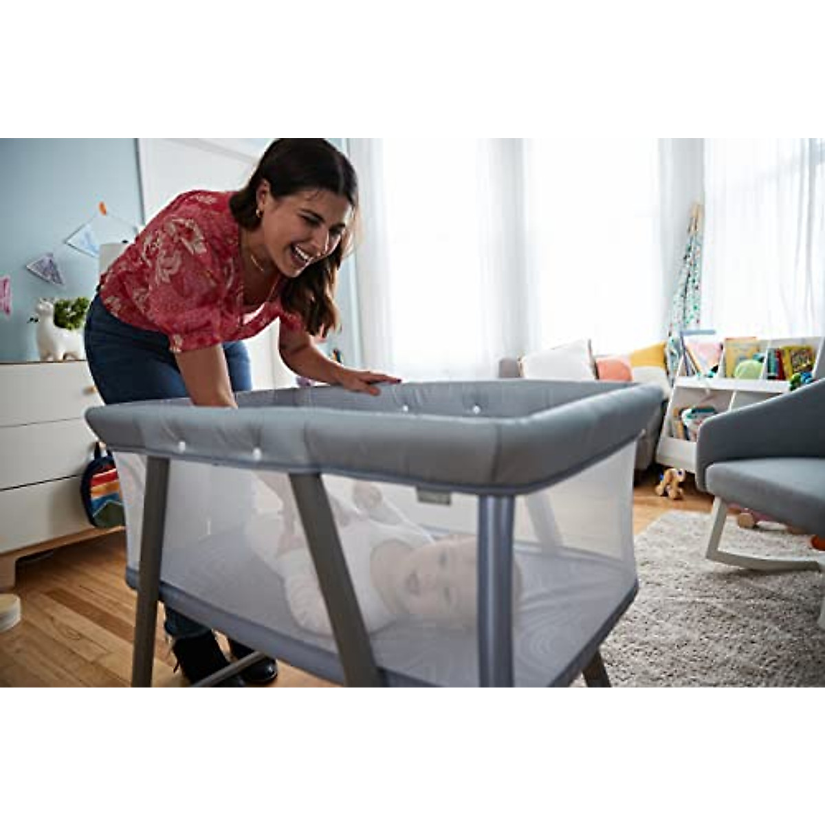 Cosco SleepAway Bassinet, Breathable mesh Sides Provide Increased air Flow and Keep Baby Cooler, Organic Waves