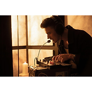 Arturia MicroFreak Synth and Gooseneck Mic Bundle